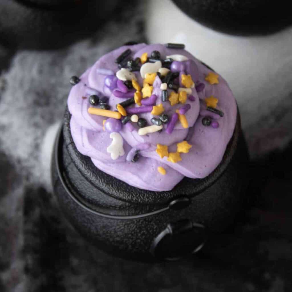 Mini Cauldron Cakes - Mindee's Cooking Obsession